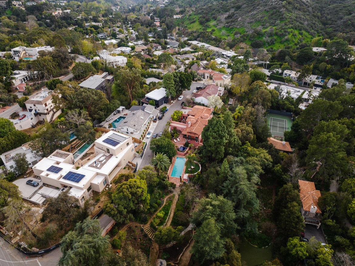 3131 Floye Dr, Los Angeles - Juliette Hohnen