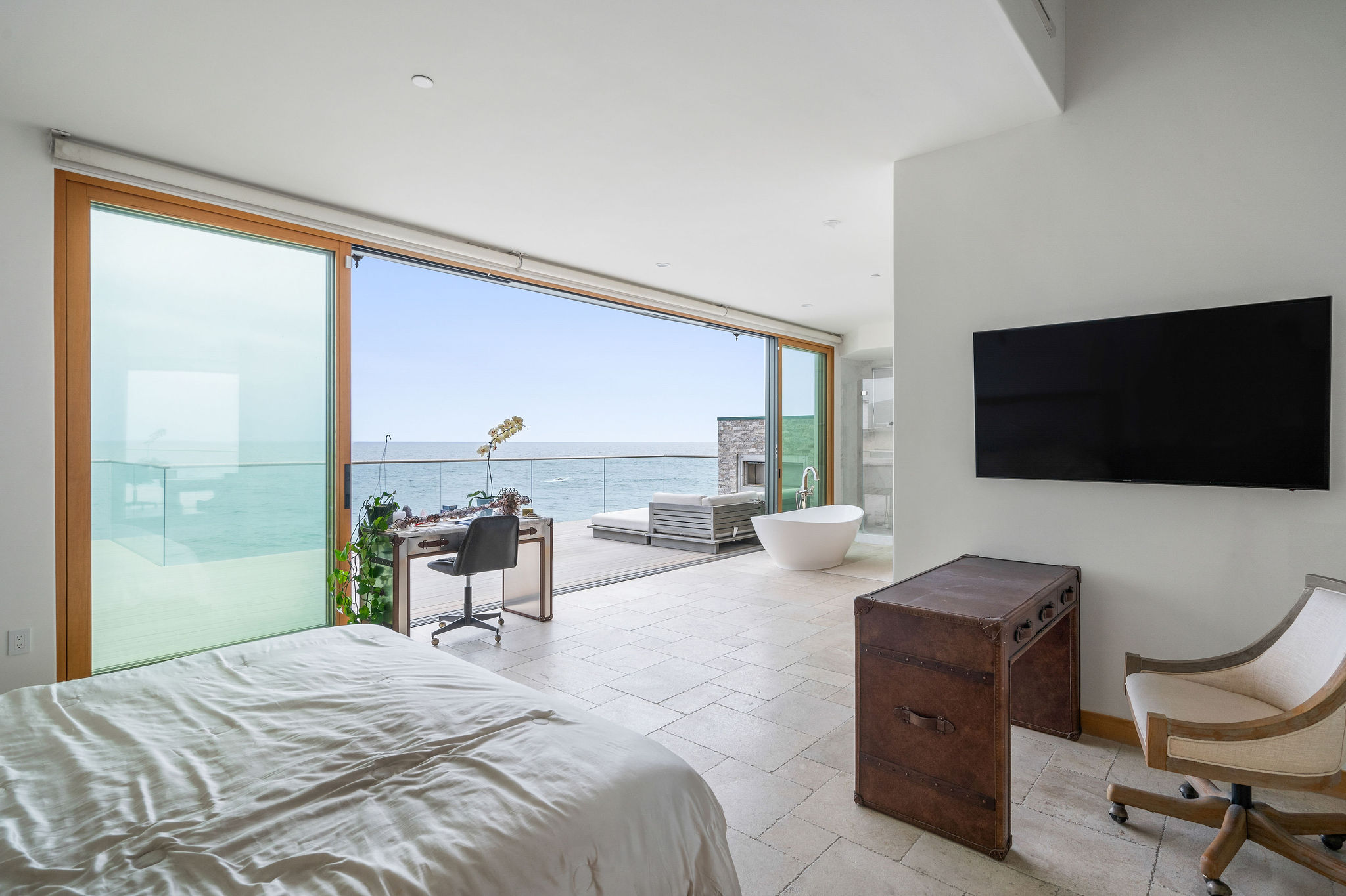 19824 Pacific Coast Hwy, Malibu - Juliette Hohnen